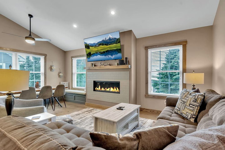 Luxurious 3-bedroom Townhouse, Walk To Village - Ellicottville, NY