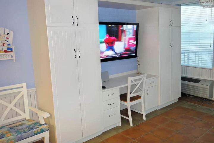 Direct Oceanfront-separate Bedroom - Daytona Beach, FL