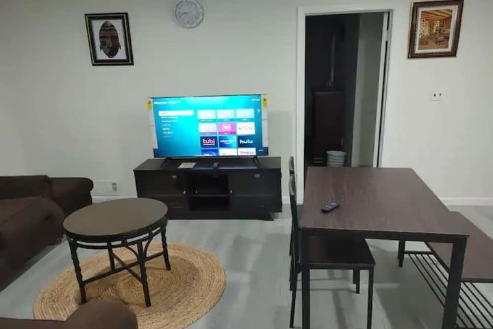 Cozy 1 Bedroom Non Smoking With Double Bed -Close To Rutgers & Rwj Hospital - New Brunswick, NJ