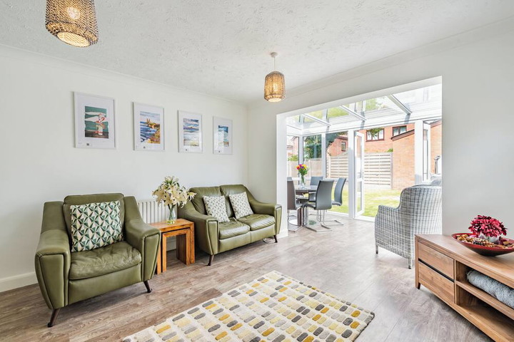 2 Bedroom Accommodation In Herne Bay - Herne Bay