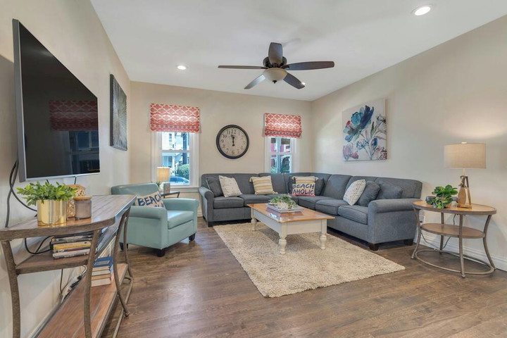 20 Grover's Ocean, Spacious 5 Bedroom Home With Central Ac, 1 Block To Beach! - Belmar, NJ
