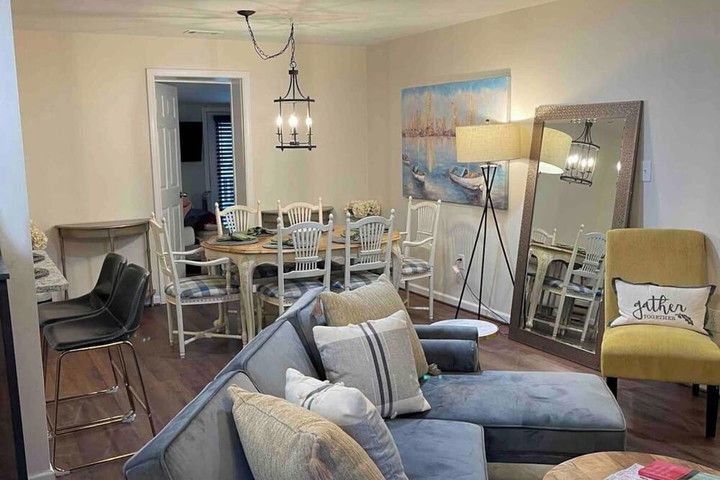 Blue Bungalow-downtown Acworth - Kennesaw, GA