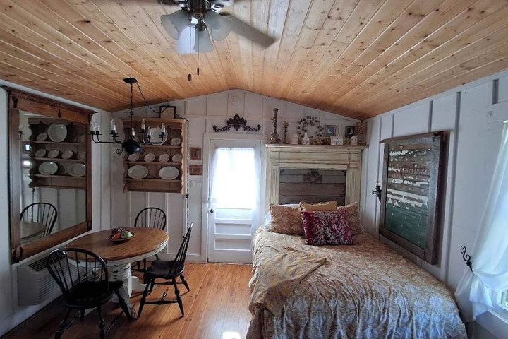 The Dogwood | Fall Escape & Vintage Charm - Cashiers, NC