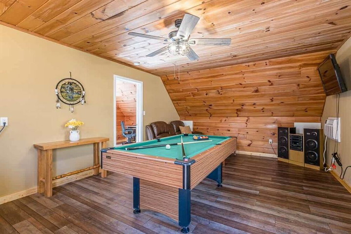 Creekside Cottage |Pet Friendly & Hot Tub - Clermont, GA
