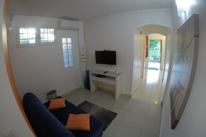 Coeur De Papillon Building Ideally Located Between Grande-terre And Basse-terre - Guadeloupe