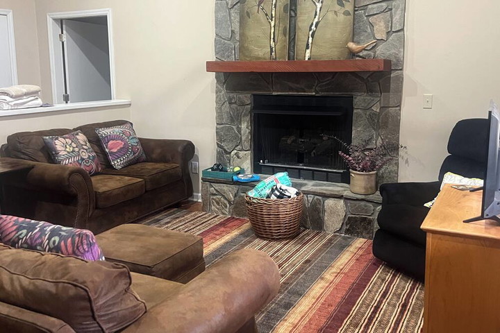 Relax, Play, And Unwind By The River - Riverfront, Hot Tub, Fire Place - Murphy, NC