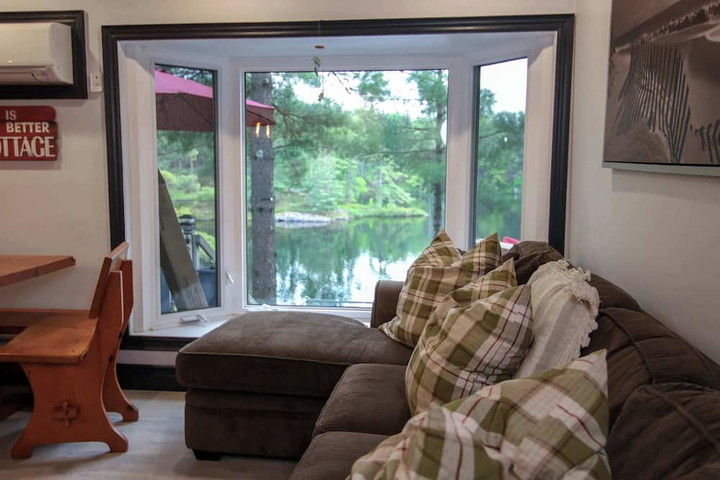 The Willow | Lakefront Cottage | Muskoka - Gravenhurst