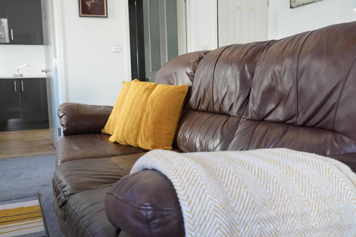 Gorgeous, Comfortable Apartment On The High Street - Merthyr Tydfil