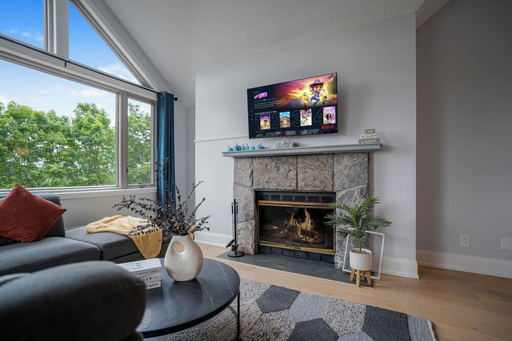 Huntsville Lakeview Retreat | Jacuzzi & Games - Huntsville