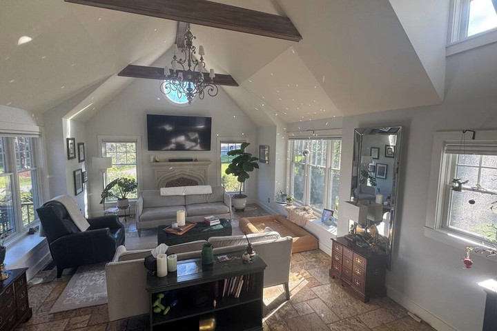 Charming 3-bedroom House On The Edge Of Town In Pleasant Petoskey - Petoskey, MI
