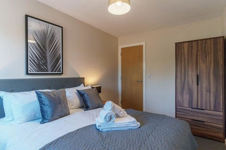 Spacious Salford Quays Apartment, Prime Location - Salford