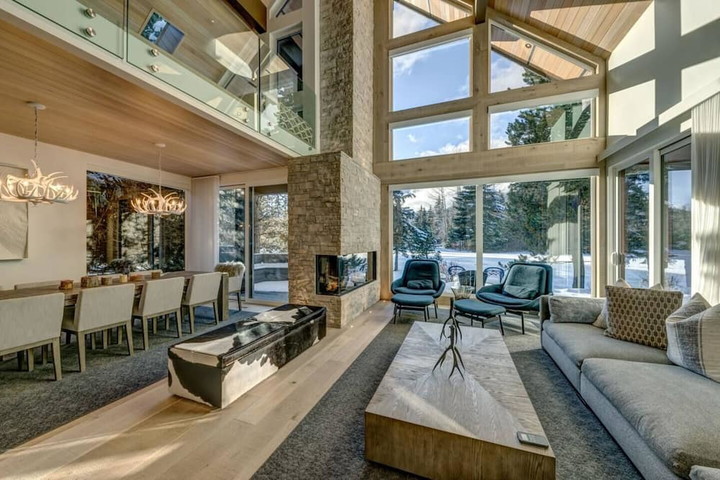 Stellar Jay Chalet | Modern, Golf Course, 4 Min Drive To Village - Whistler