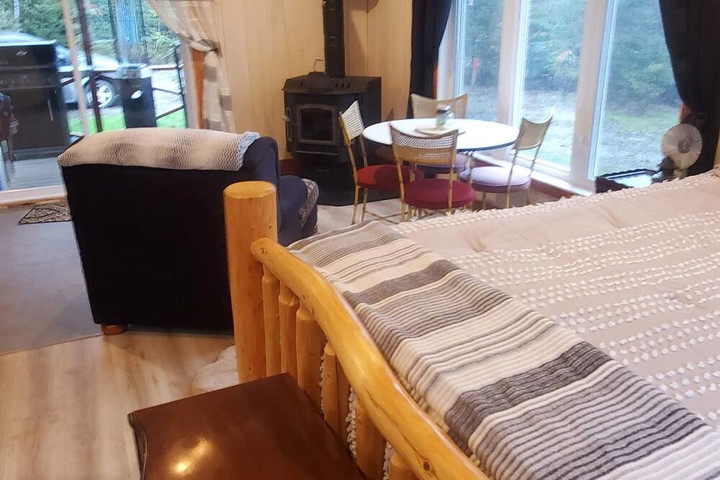 Get Away From The Noise, Tranquil 1-bedroom Off Grid Cabin Min South Of Sudbury - Sudbury