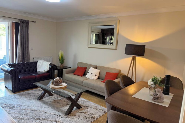 Lightfilled 4bedroom Home With Lake & Forest On Your Doorstep - Reading