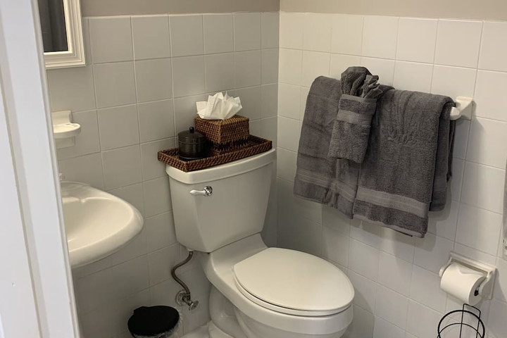 Relax Villa ,Hot Tub And New Heated  Pool ,7 Minutos From The Beach - Hampton Bays, NY