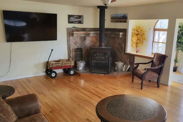 Beautiful Rocky Mountain Home With Views Near Cripple Creek On 1 Acre. - Woodland Park, CO