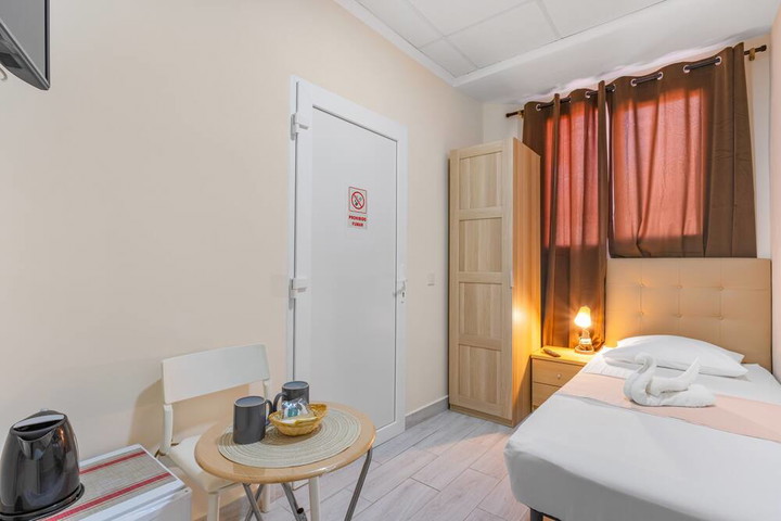 Room '7 Habitación' With Wi-fi And Air Conditioning - Torrevieja