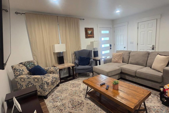 Walk To Uva,breweries, Live Music, Restaurants, Parking, Fenced Yard. - Charlottesville, VA