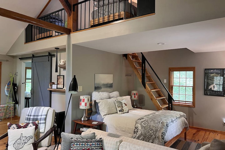 Charming Cabin In The Woods With River Access - Shepherdstown, WV