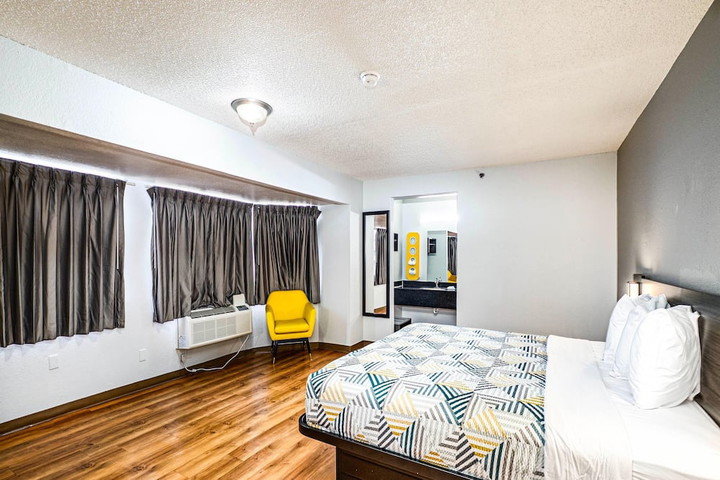 Bright Ada Queen Bed & Free Wifi - Connecticut