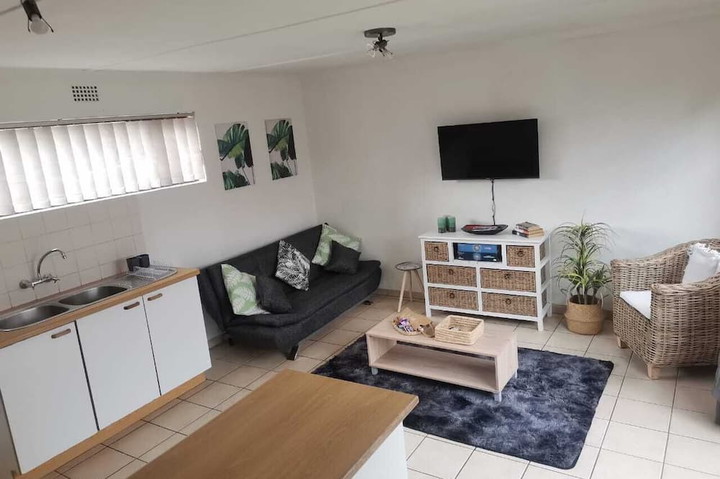 Cozy Cottage For Family Getaway With Private Patio And Pool In Safe Suburb. - Western Cape