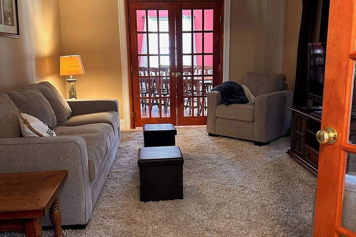 Relaxing 3 Br, 2 Bath Retreat Near Ecu  Perfect For Families & Sports Fans! - Greenville, NC