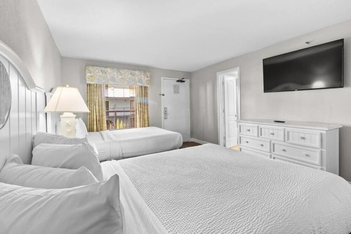 Relax W/ Full Kitchen + Balcony View In Stunning Beach Suite - Myrtle Beach