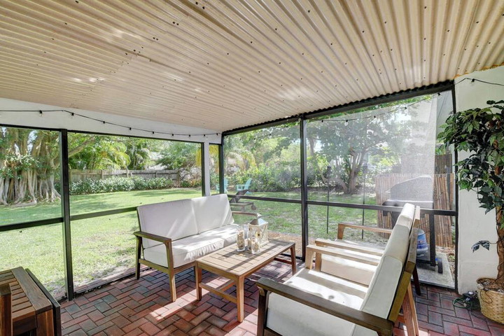 Coastal Cottage Private Oasis W/ Hot Tub & Less Than 5 Minutes To Beach! - Boynton Beach, FL