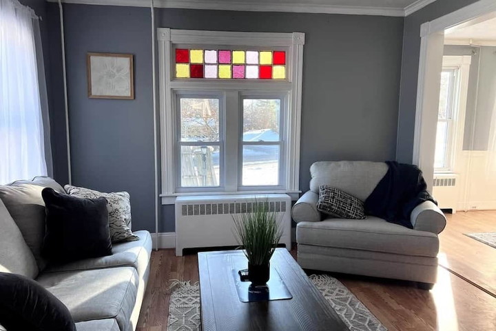 Bright And Spacious 3+ Bedroom Near Killington! - Rutland, VT