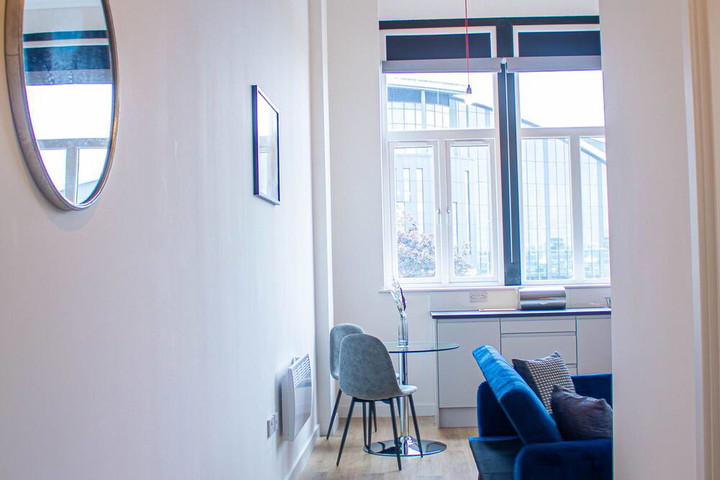 Modern 1 Bed Duplex Apt- West Bromwich - Birmingham
