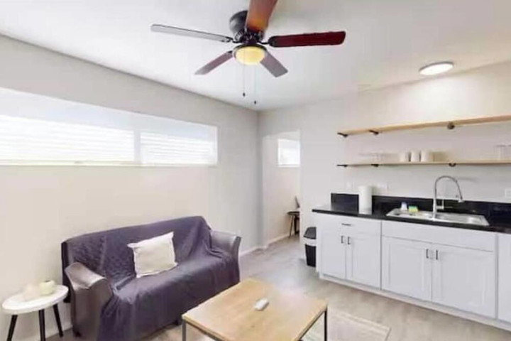 Updated Apartment With King Bed & In-unit W/d - Albuquerque, NM