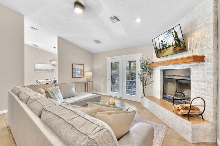 New Mountain View 4 Bdrm Home With Pool & Spa, Right On A Golf Course - Sierra Vista, AZ