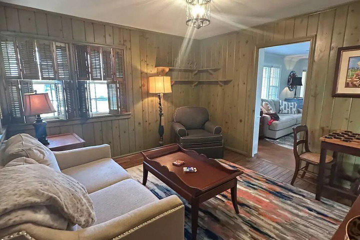 The Farmwifes Hideaway   Small-town Comfort With Farmhouse Charm. - Bardstown, KY