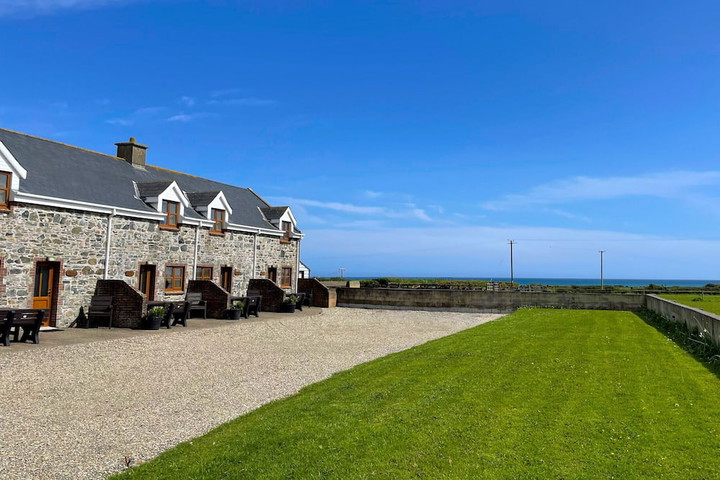 Inish Holiday Cottage, Mill Road Farm - Ireland