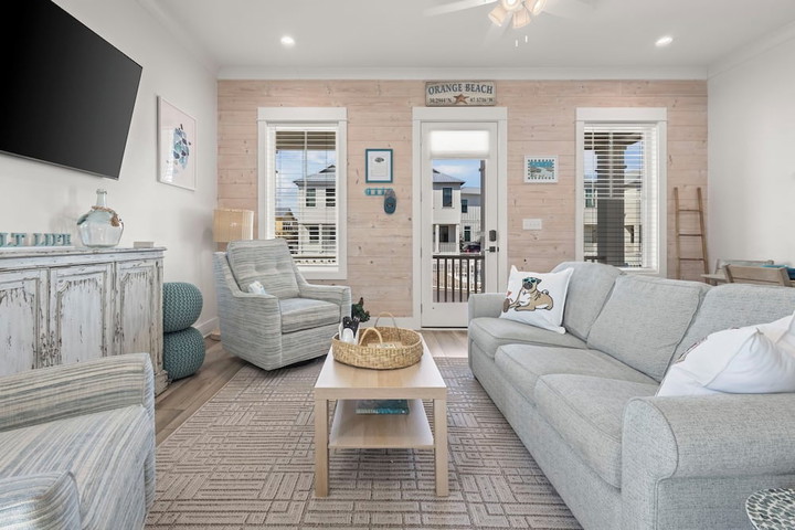 Ben's Beach Bungalow: A Pet-friendly, Designer Cottage Steps From The Beach - Gulf Shores, AL