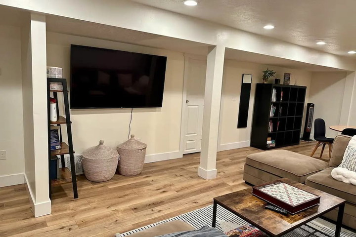 Cozy & Bright Private Basement - Heber City, UT