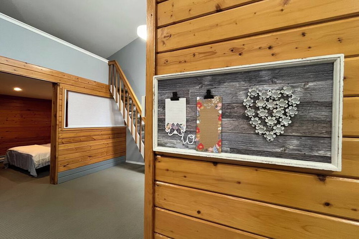 Whispering Pines Farmhouse - Issaquah, WA