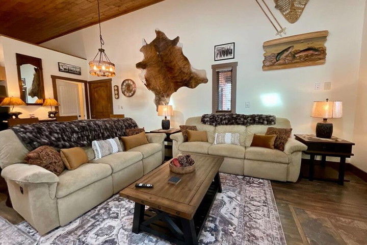 New! Last Minute Special! Spacious Modern Chalet, Close To Everything Big Sky, Mt! - Big Sky, MT