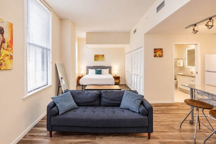 Cozysuites Sky Central #15 - Covington, KY