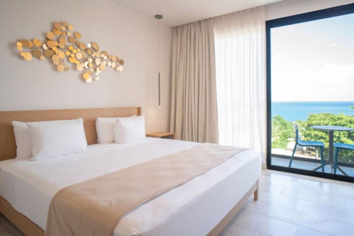 Prime Location Suite W/ Balcony | Pool Access | Ideal For Relaxing Beach Getaway - Cozumel