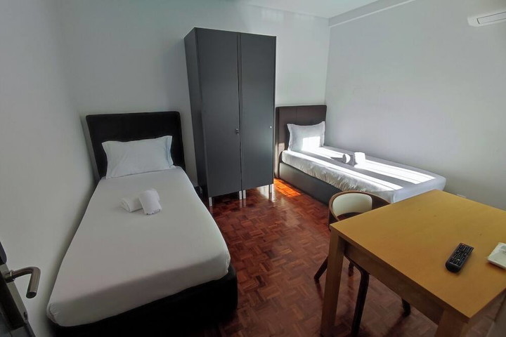 Lisbon Airport Guesthouse Gal  Twin Bedroom - Vialonga