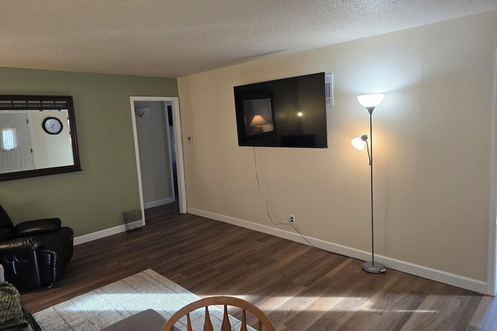 Charming 2+ Bedroom House In Walking Distance From Sanford, Augi, & U Of S.f. - Sioux Falls, SD