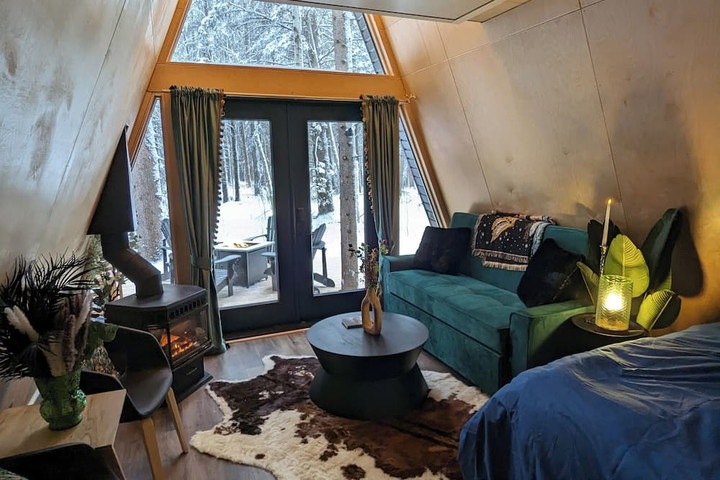The Hawthorn A-frame Cabin - Alberta
