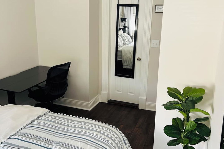 Private Bedroom With Bathroom-private Entrance - New Hope, PA