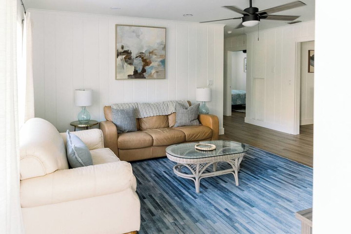 Fully Renovated 4br/2ba 5 Min To Beach Modern Coastal Retreat - Vero Beach, FL