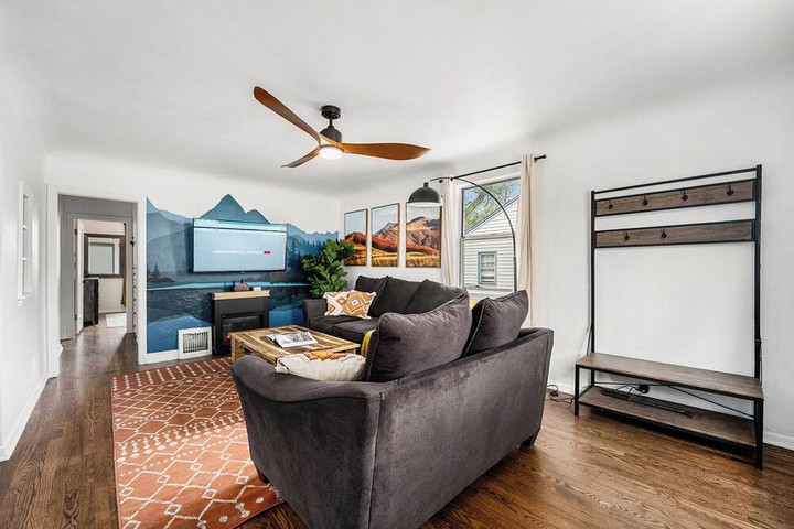 Modern Denver House Near Red Rocks With Hot Tub - Wheat Ridge, CO