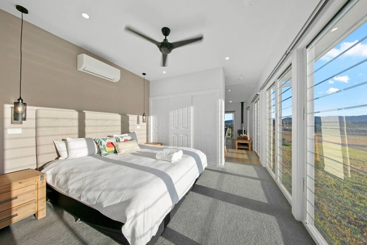 The Shiraz Villa At Molly Morgan Wines - Pokolbin