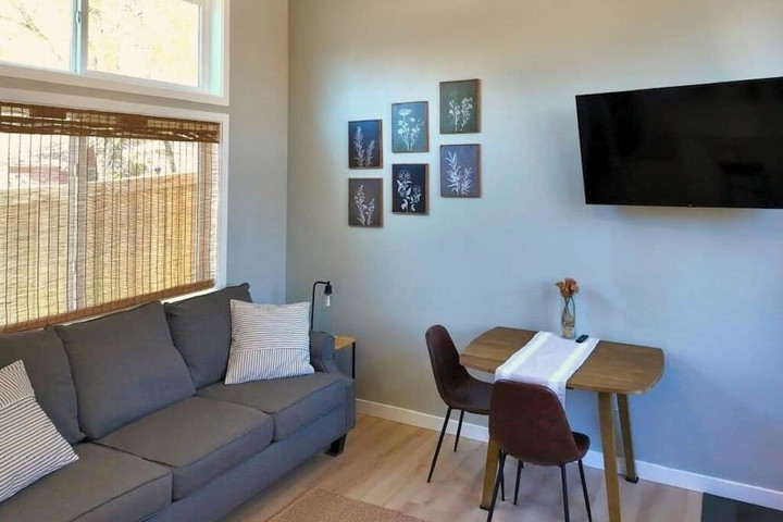 Mountain Views, Peaceful Backyard, King Bed, Dog Friendly - Colorado