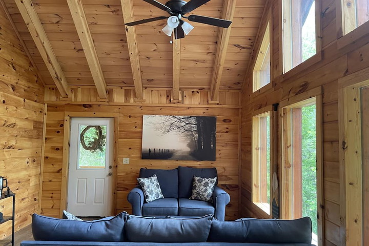 Luxury Cabin With A "Mountain View" A Hot Tub, Pet Friendly And Internet - Slade, KY