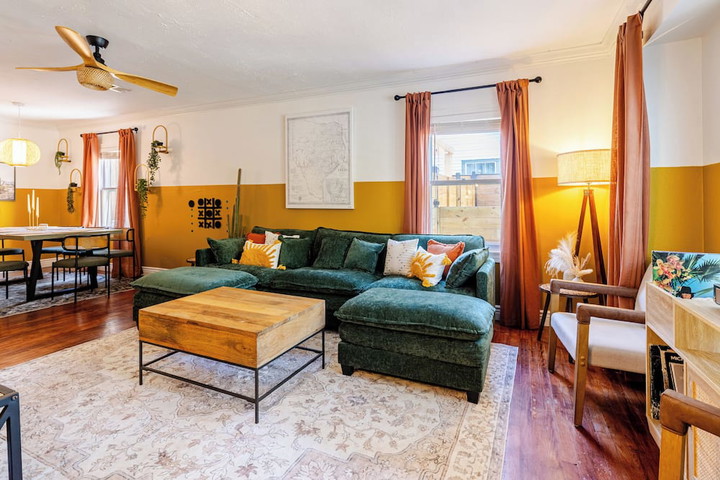 Downtown Austin Home W/ Game Room, Hot Tub & Pool - Austin, TX